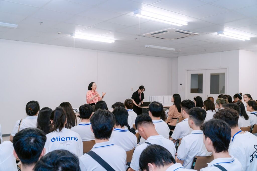 Hợp tác cùng AEON Việt Nam: Tạo cơ hội học hỏi thực tế cho sinh viên QTKD